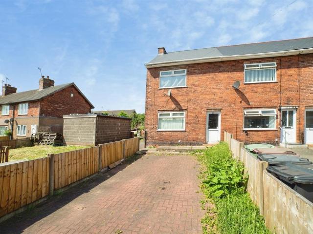 3 bedroom end of terrace house for sale