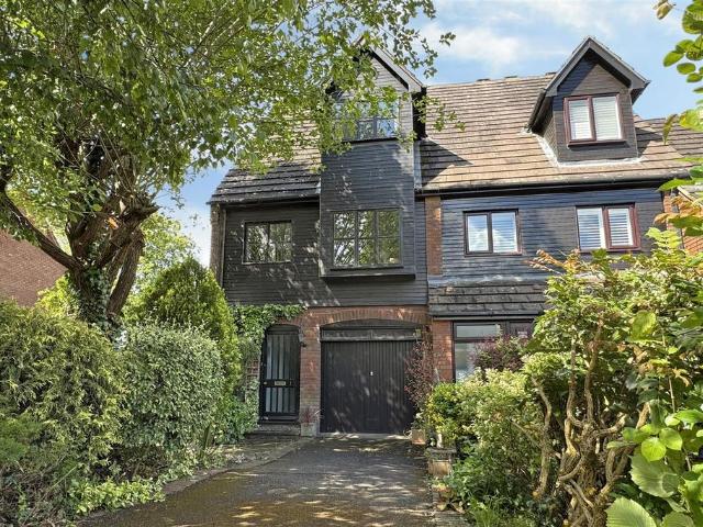 3 bedroom end of terrace house for sale