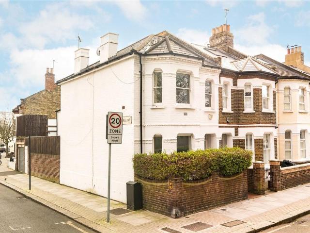 3 bedroom end of terrace house for sale