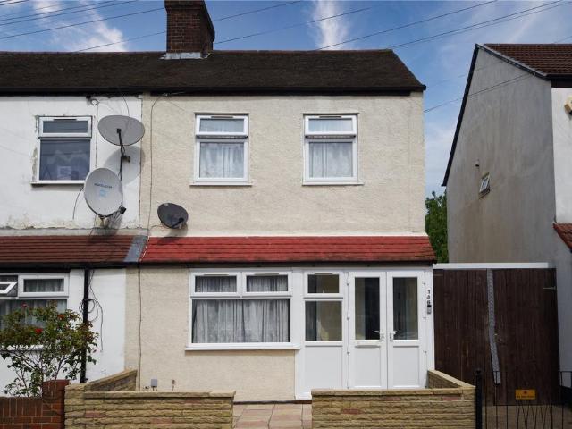3 bedroom end of terrace house for sale