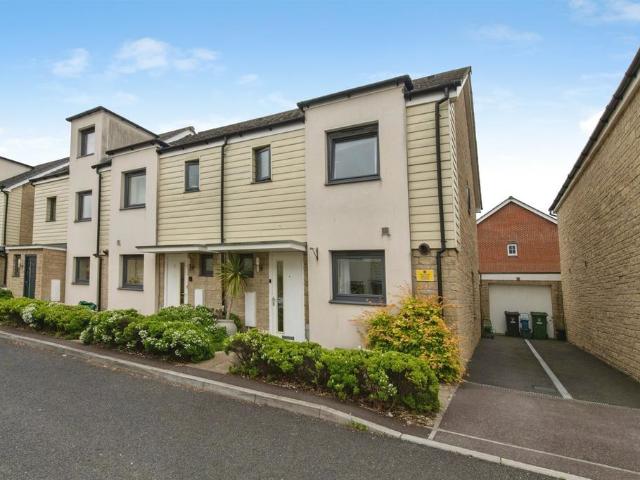 3 bedroom end of terrace house for sale