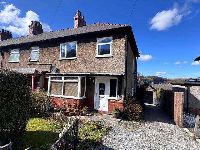 3 bedroom end of terrace house for sale