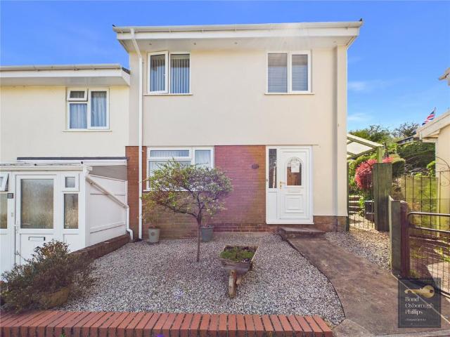 3 bedroom end of terrace house for sale