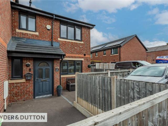 3 bedroom end of terrace house for sale