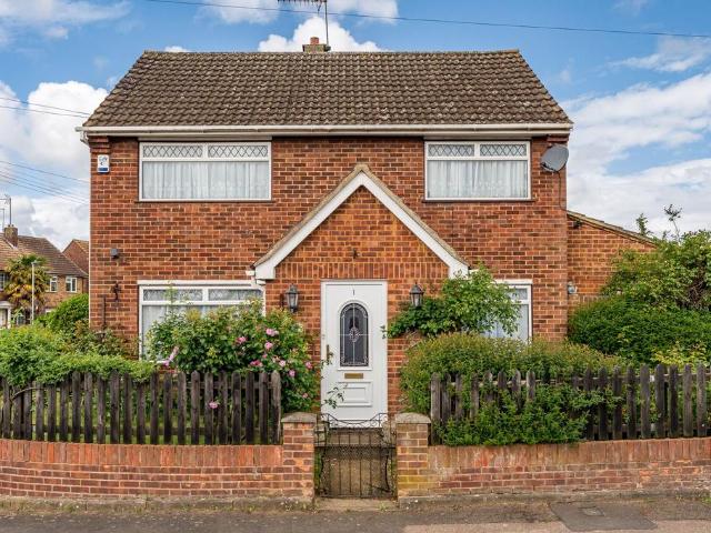 3 bedroom end of terrace house for sale