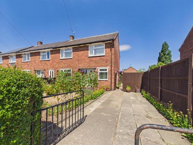 3 bedroom end of terrace house for sale