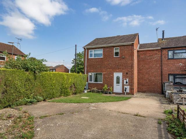 3 bedroom end of terrace house for sale