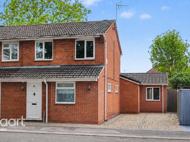 3 bedroom end of terrace house for sale