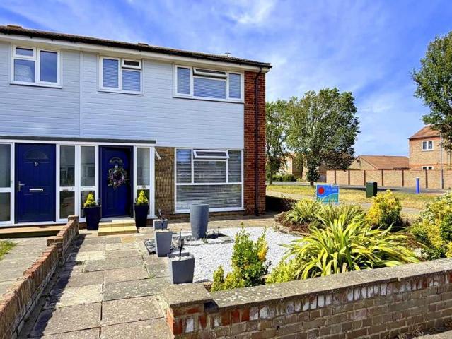 3 bedroom end of terrace house for sale