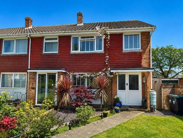 3 bedroom end of terrace house for sale