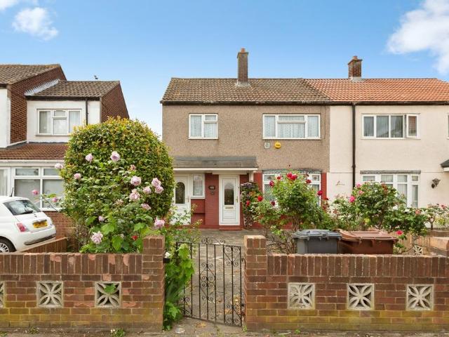 3 bedroom end of terrace house for sale