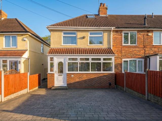 3 bedroom end of terrace house for sale