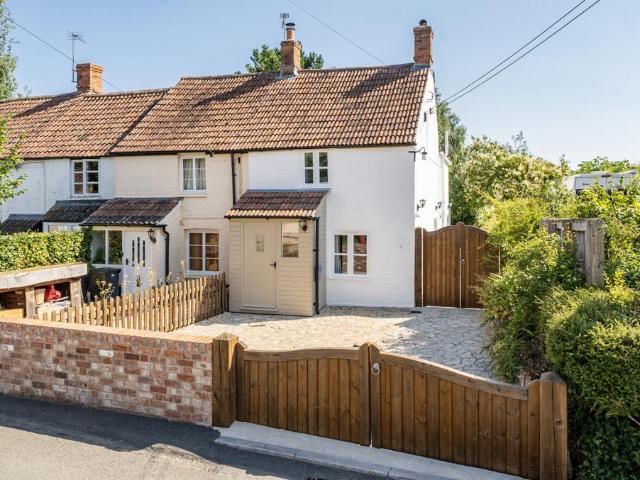 3 bedroom end of terrace house for sale