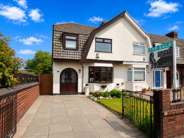 3 bedroom end of terrace house for sale
