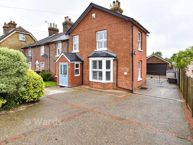 3 bedroom end of terrace house for sale