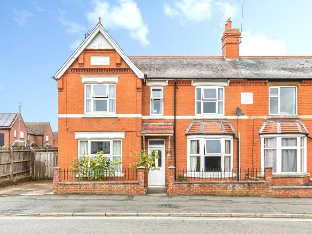 3 bedroom end of terrace house for sale