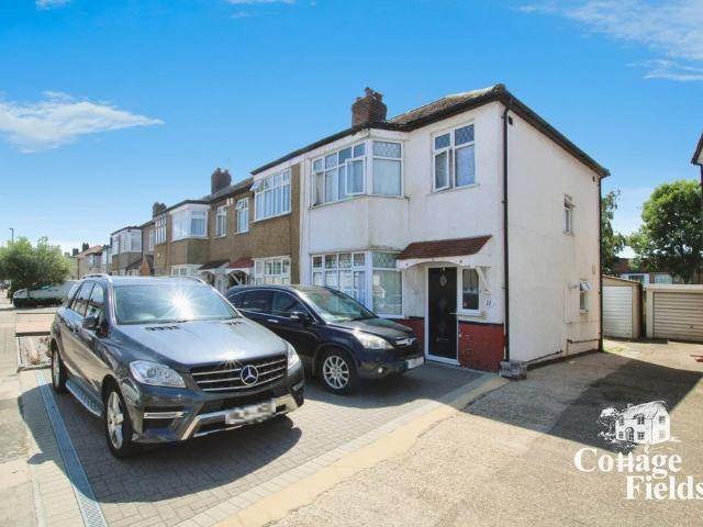 3 bedroom end of terrace house for sale