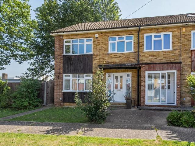 3 bedroom end of terrace house for sale