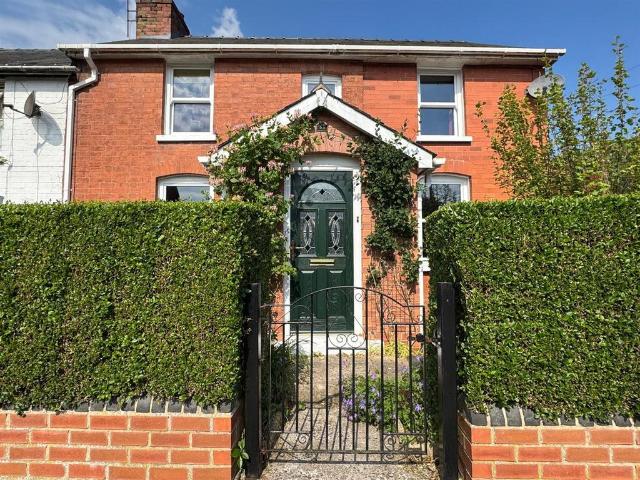 3 bedroom end of terrace house for sale