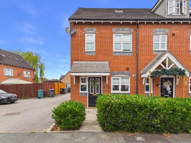 3 bedroom end of terrace house for sale
