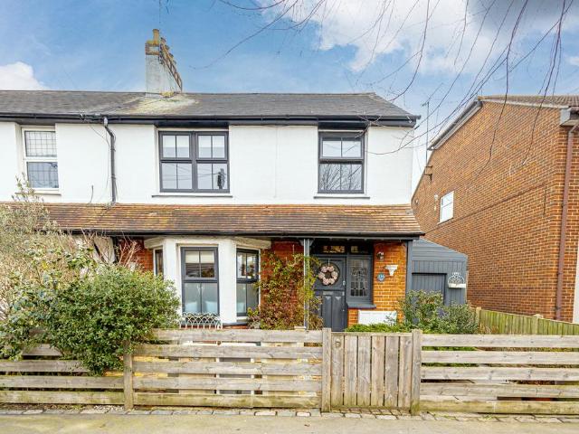 3 bedroom end of terrace house for sale