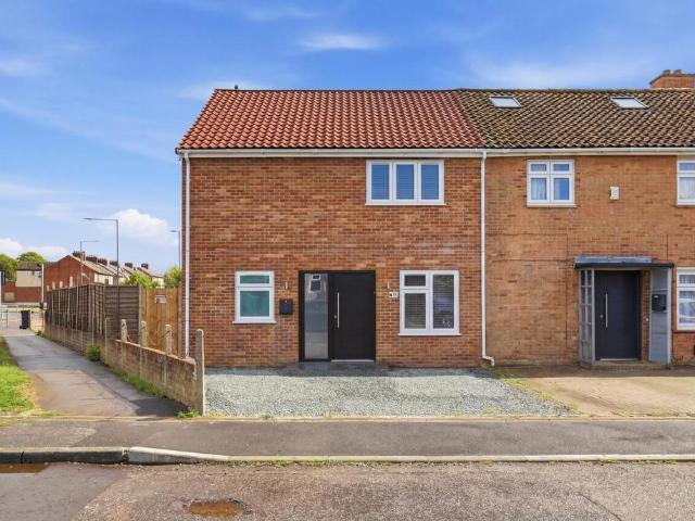 3 bedroom end of terrace house for sale