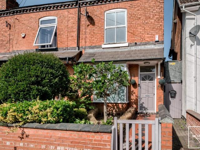 3 bedroom end of terrace house for sale