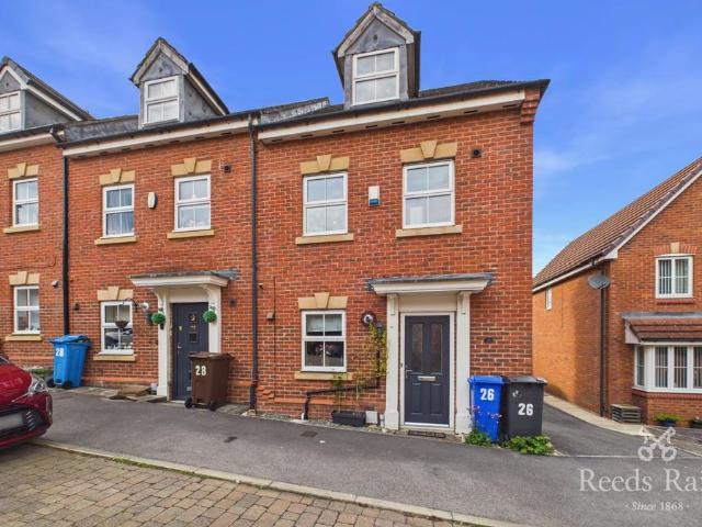 3 bedroom end of terrace house for sale