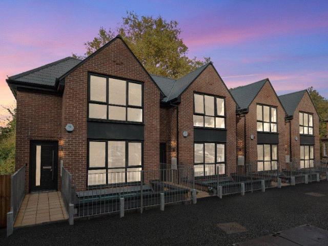 3 bedroom end of terrace house for sale