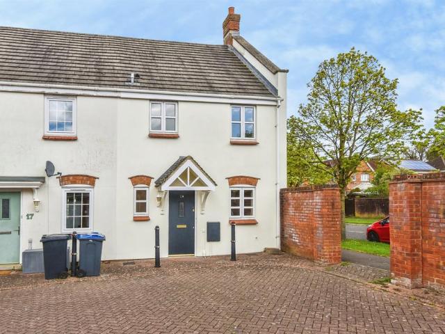 3 bedroom end of terrace house for sale