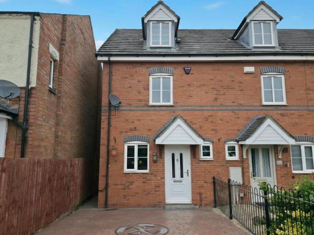 3 bedroom end of terrace house for sale