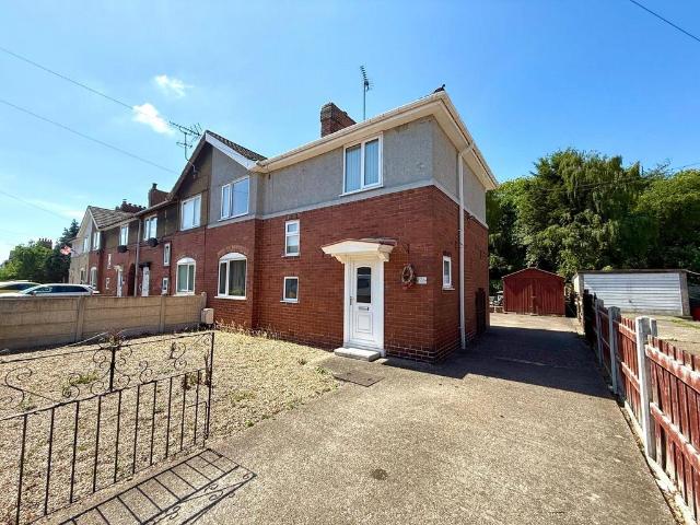 3 bedroom end of terrace house for sale