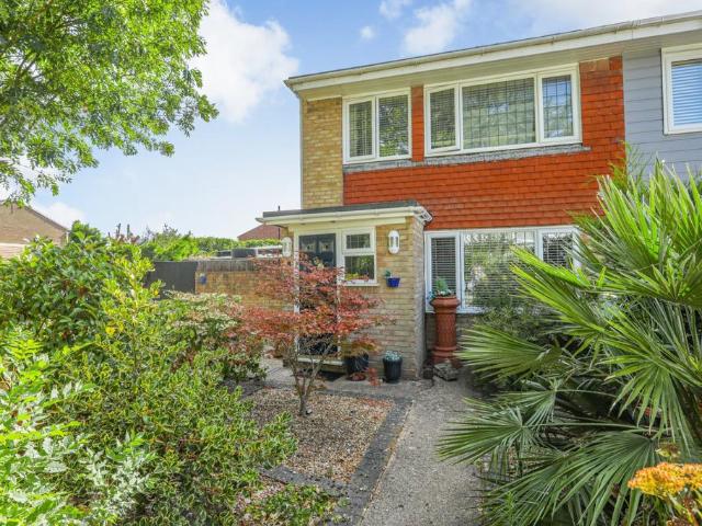 3 bedroom end of terrace house for sale