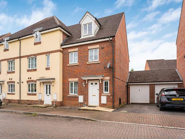 3 bedroom end of terrace house for sale