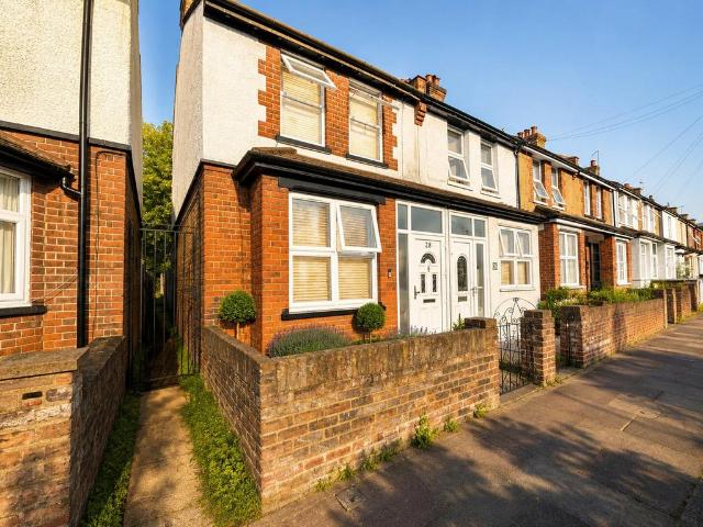 3 bedroom end of terrace house for sale