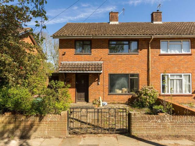 3 bedroom end of terrace house for sale