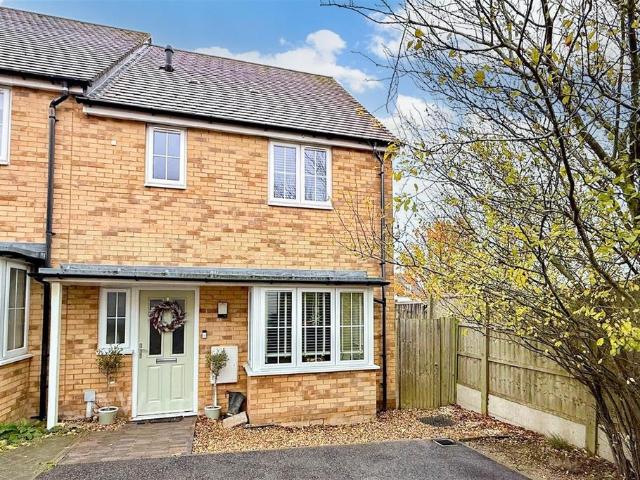 3 bedroom end of terrace house for sale