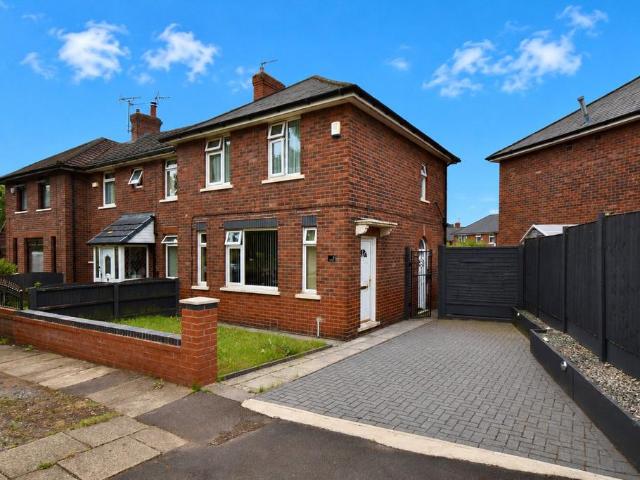 3 bedroom end of terrace house for sale