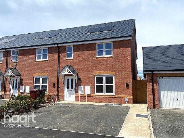 3 bedroom end of terrace house for sale