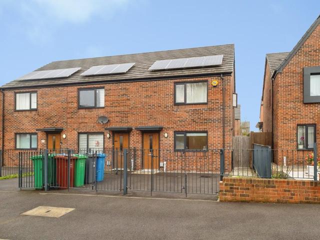 3 bedroom end of terrace house for sale