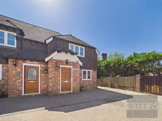 3 bedroom end of terrace house for sale