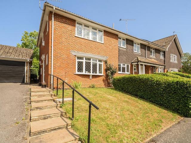 3 bedroom end of terrace house for sale