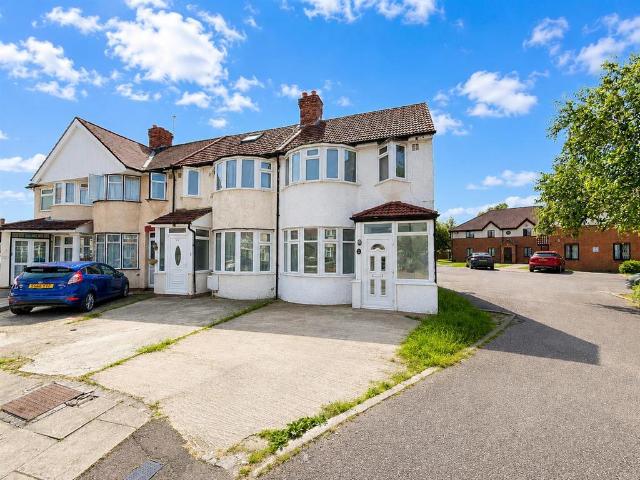 3 bedroom end of terrace house for sale