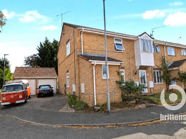 3 bedroom end of terrace house for sale
