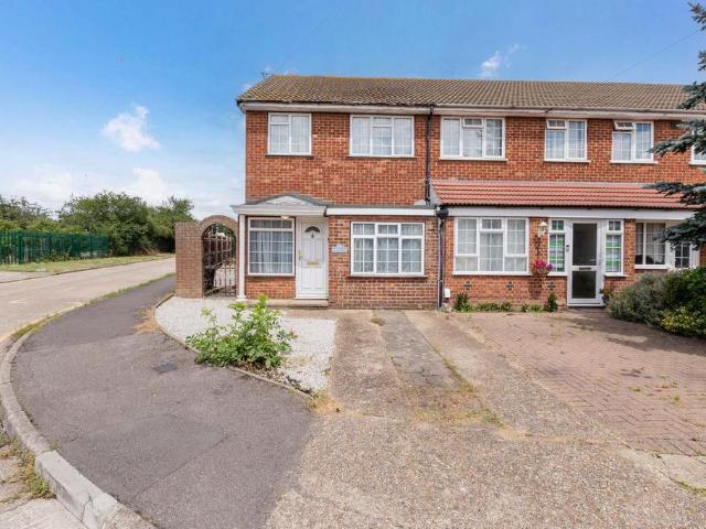 3 bedroom end of terrace house for sale