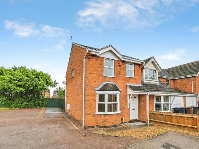 3 bedroom end of terrace house for sale