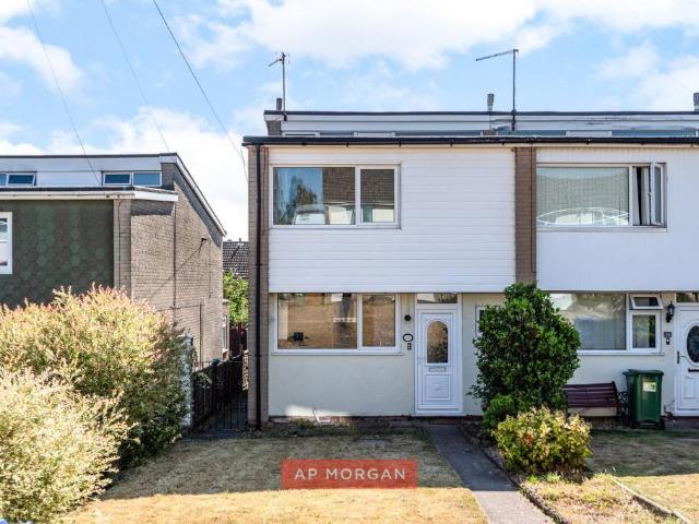 3 bedroom end of terrace house for sale