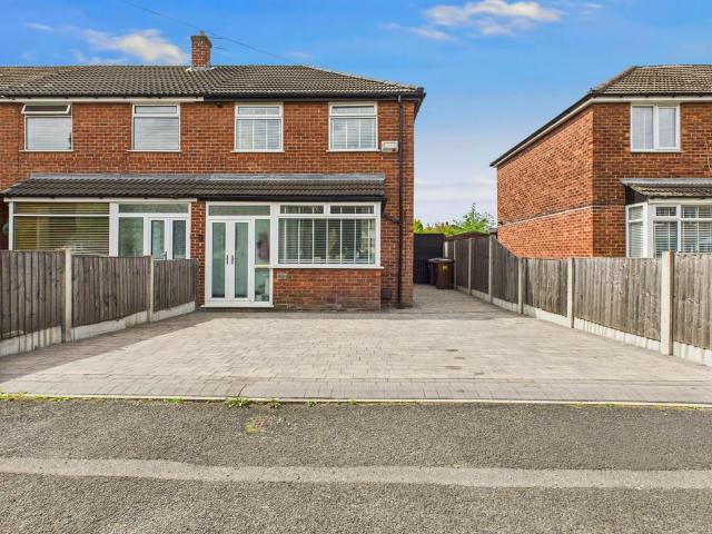 3 bedroom end of terrace house for sale