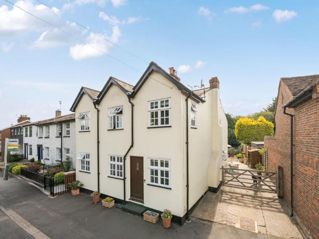 3 bedroom end of terrace house for sale