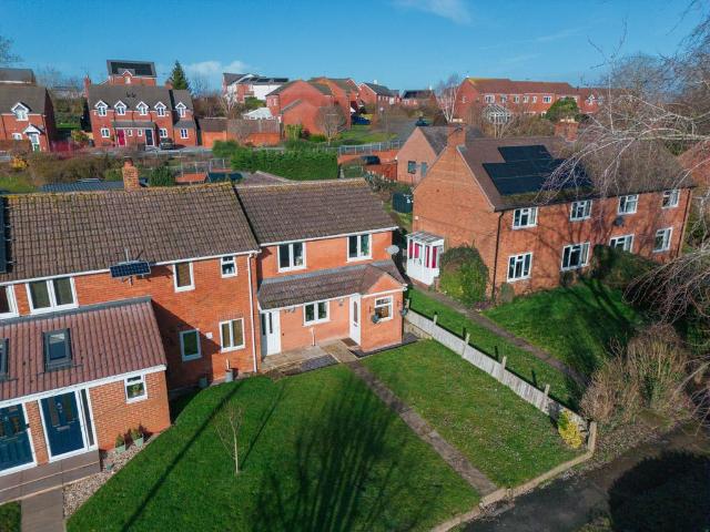 3 bedroom end of terrace house for sale